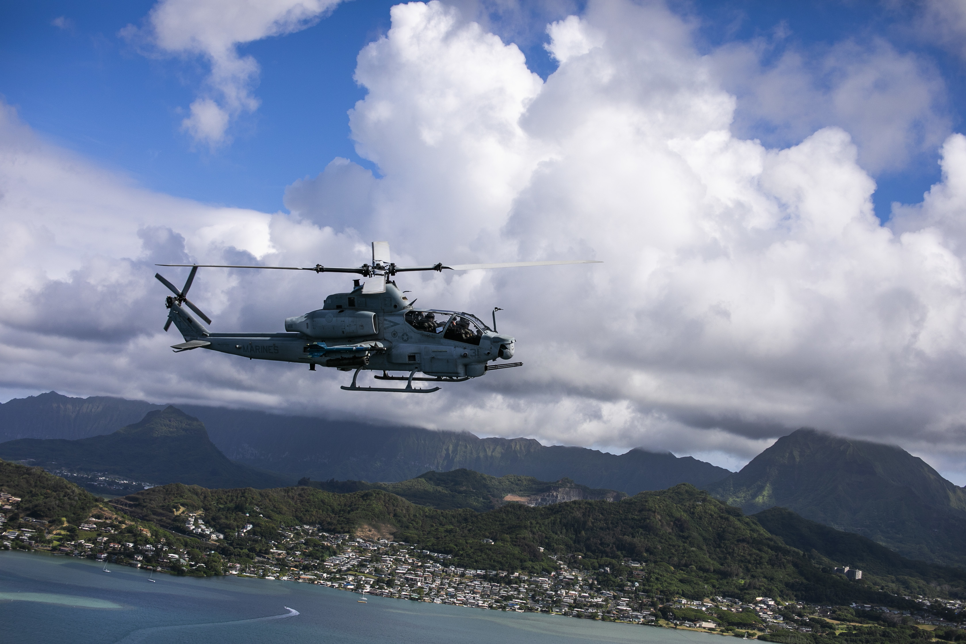 SNAFU!: HMLA-367 & HMH-463 Conduct Joint Squadron Training Flight