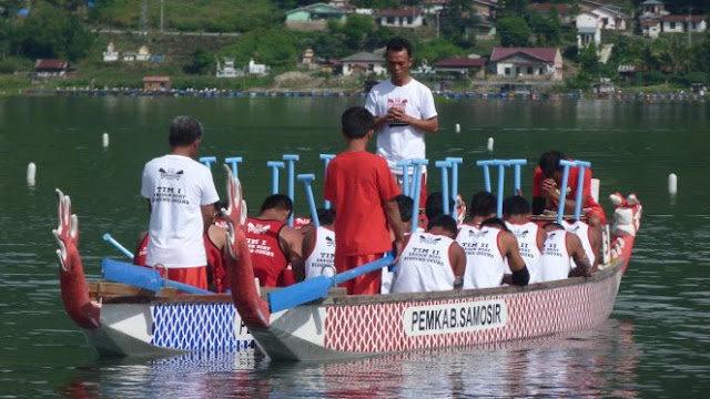 Seru! Puluhan Tim Dragon Boat Akan Beradu Cepat Di Pantai Putri Lopian