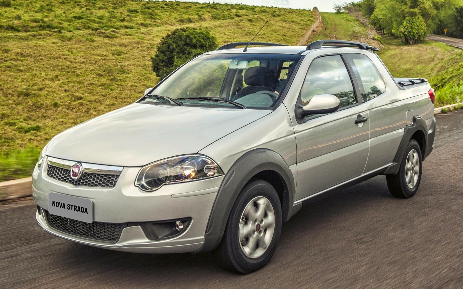 Fiat apresenta linha 2016 da picape Strada