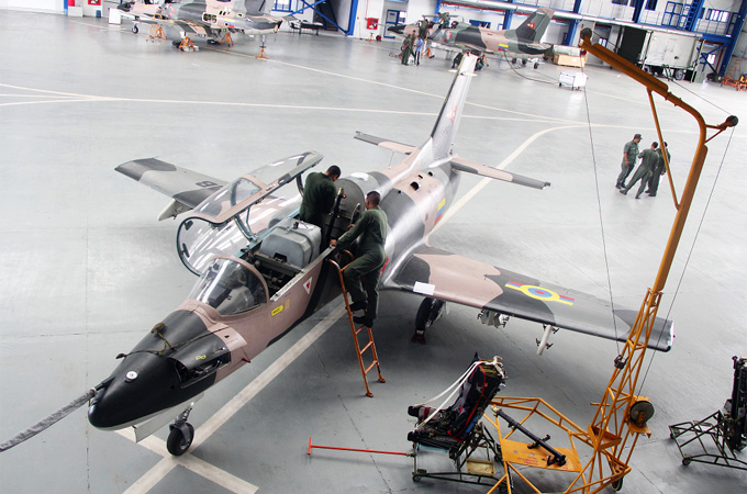 Lo mejor y lo peor del K-8W - Aeronaves de Combate