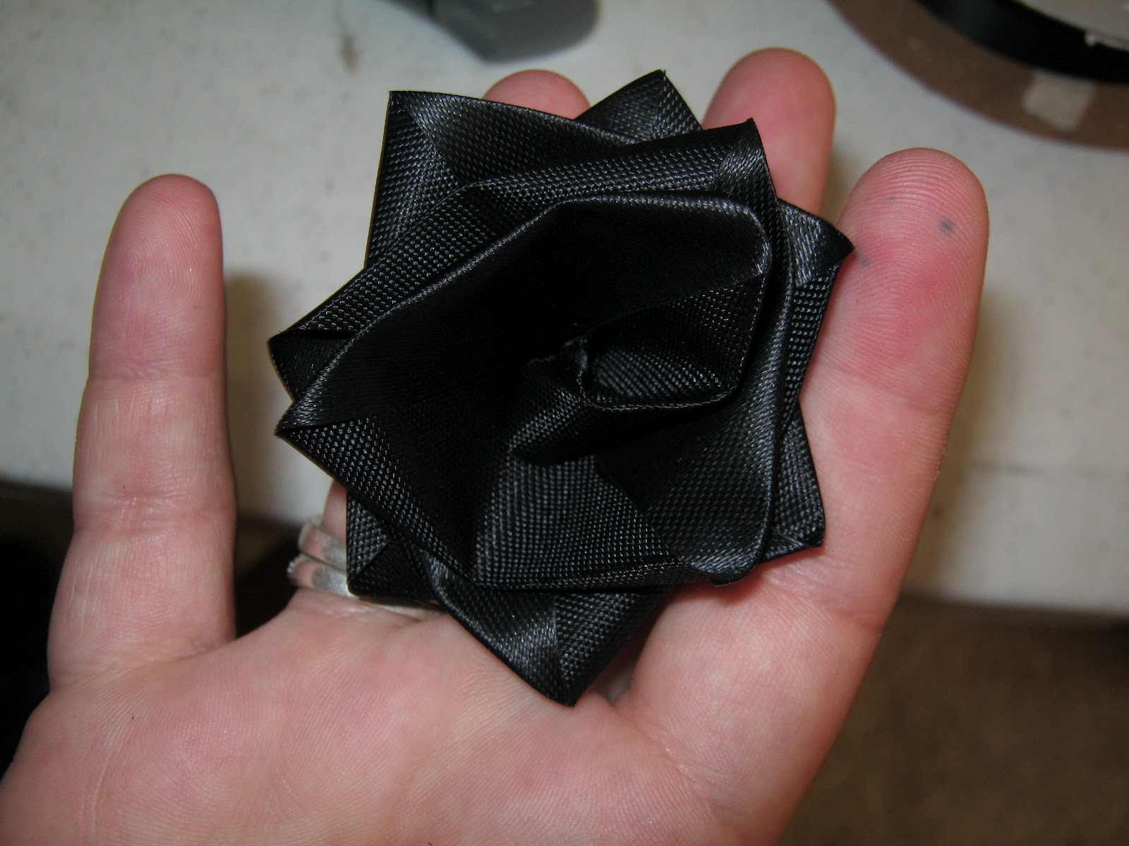 RoyalBashBlog: Ribbon Rose / Bouquet Tutorial