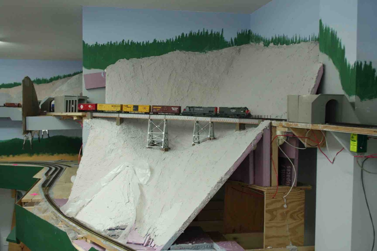 Southern Pacific Cascade Line: SHADY CREEK TERRAIN