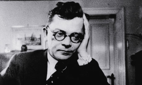 ΔΙΑΒΑΖΟΝΤΑΣ: "Οι σκλάβοι της μοναξιάς", Patrick Hamilton