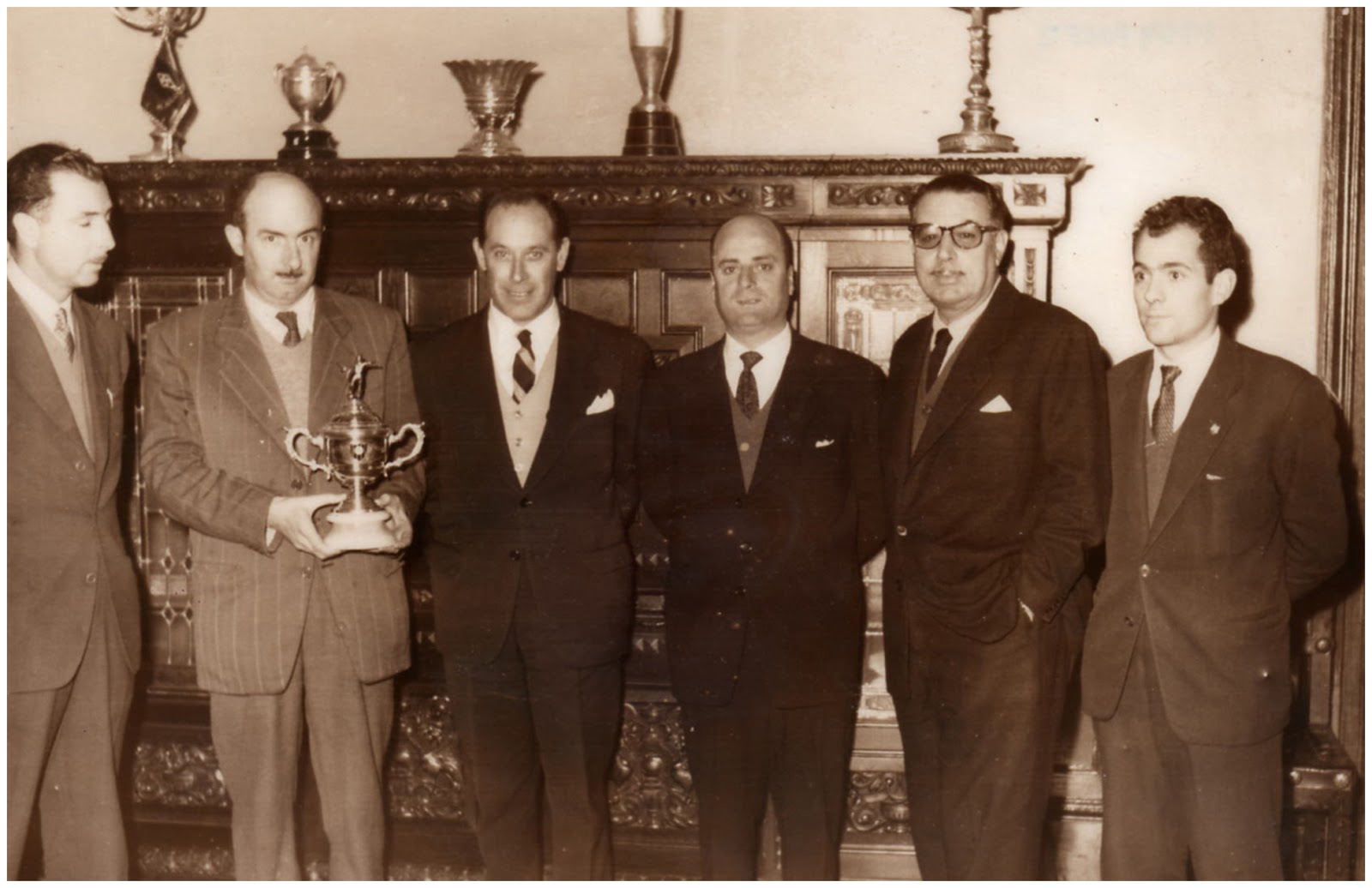 vellapontevedra.blogspot.com: "Construyéndose el Hai que Roelo"