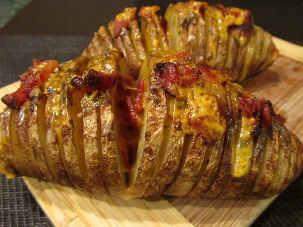 Mennonite Girls Can Cook: Baked Fanned Potatoes