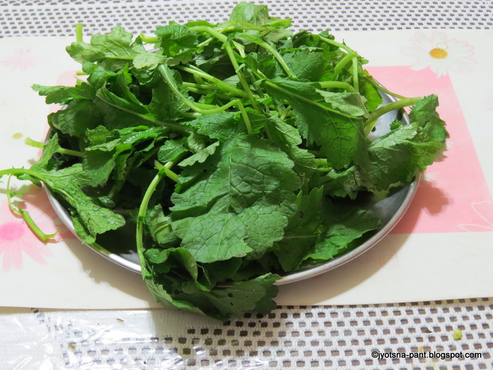With Love from Mom's Kitchen: Sarson Ka Saag /सरसों का साग