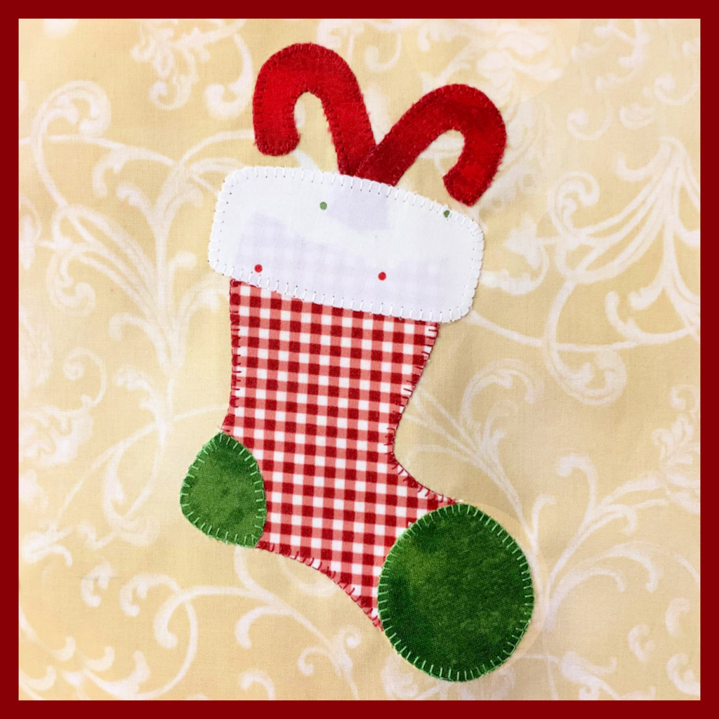 Just Let Me Quilt: Therm O Web Christmas Sew Along Block Four