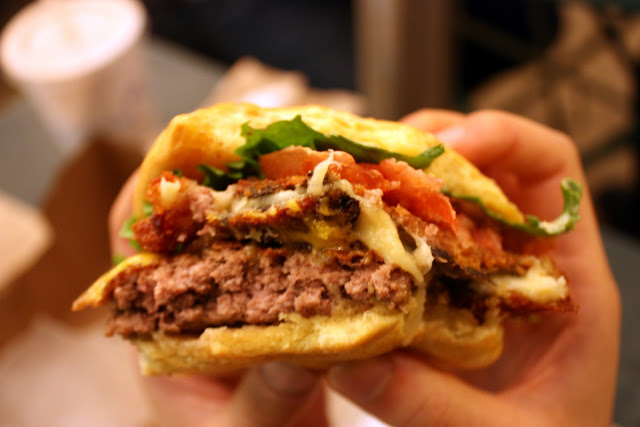 Foodish Fetish: Shake Shack: Our first meal in the concrete jungle