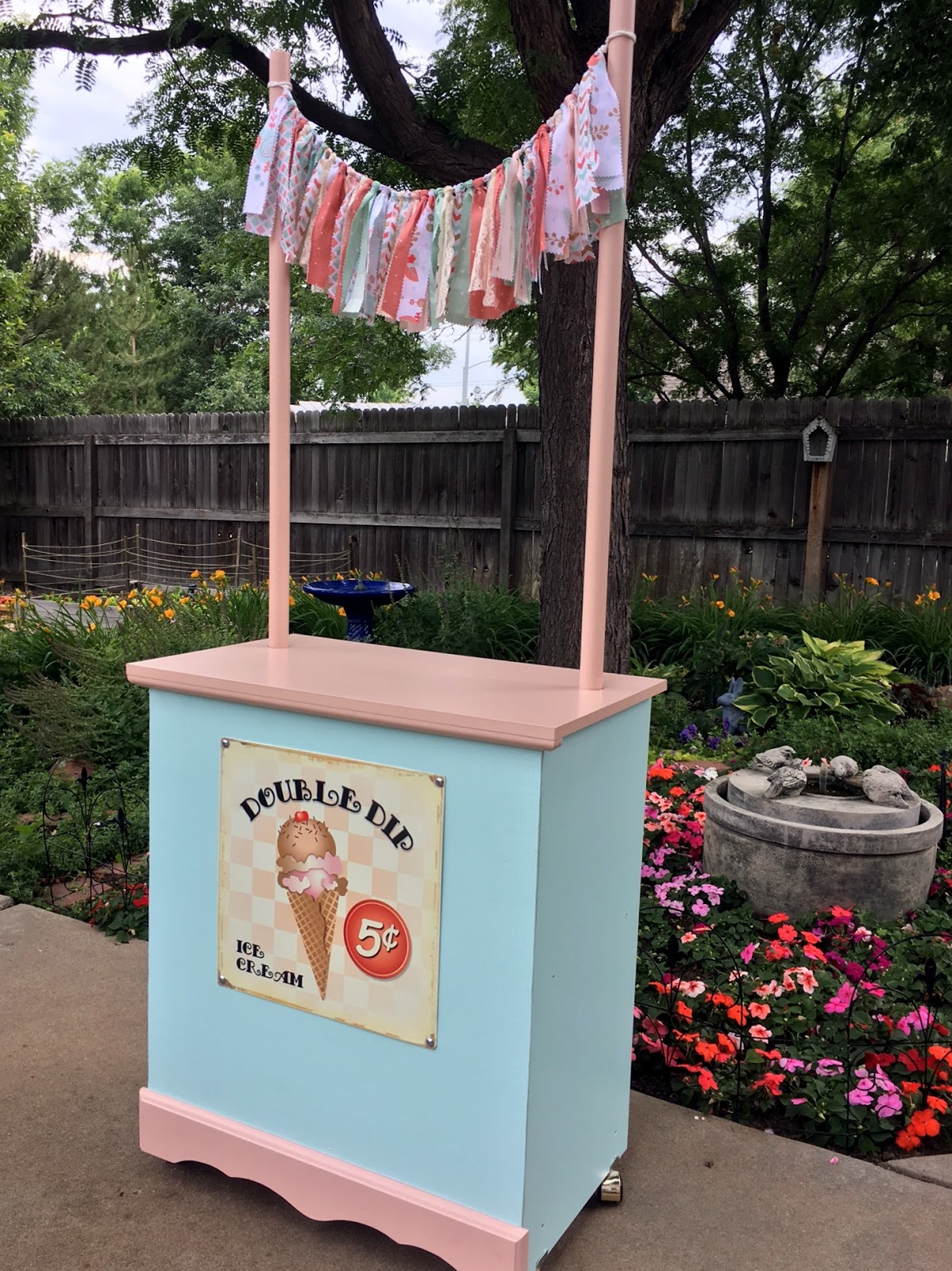 Just Another Hang Up: Children's Ice Cream Shop... the big reveal!