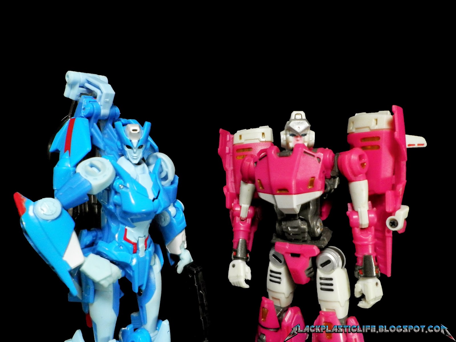Black - Plastic - Life: Transformers Generation Deluxe Chromia ...