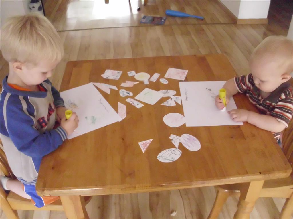 The Do-It-Yourself Mom: Dinosaur Themed Preschool Craft Idea: Shape-a ...