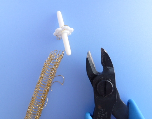 Lazee Daizee Viking Knit Tool Review / The Beading Gem