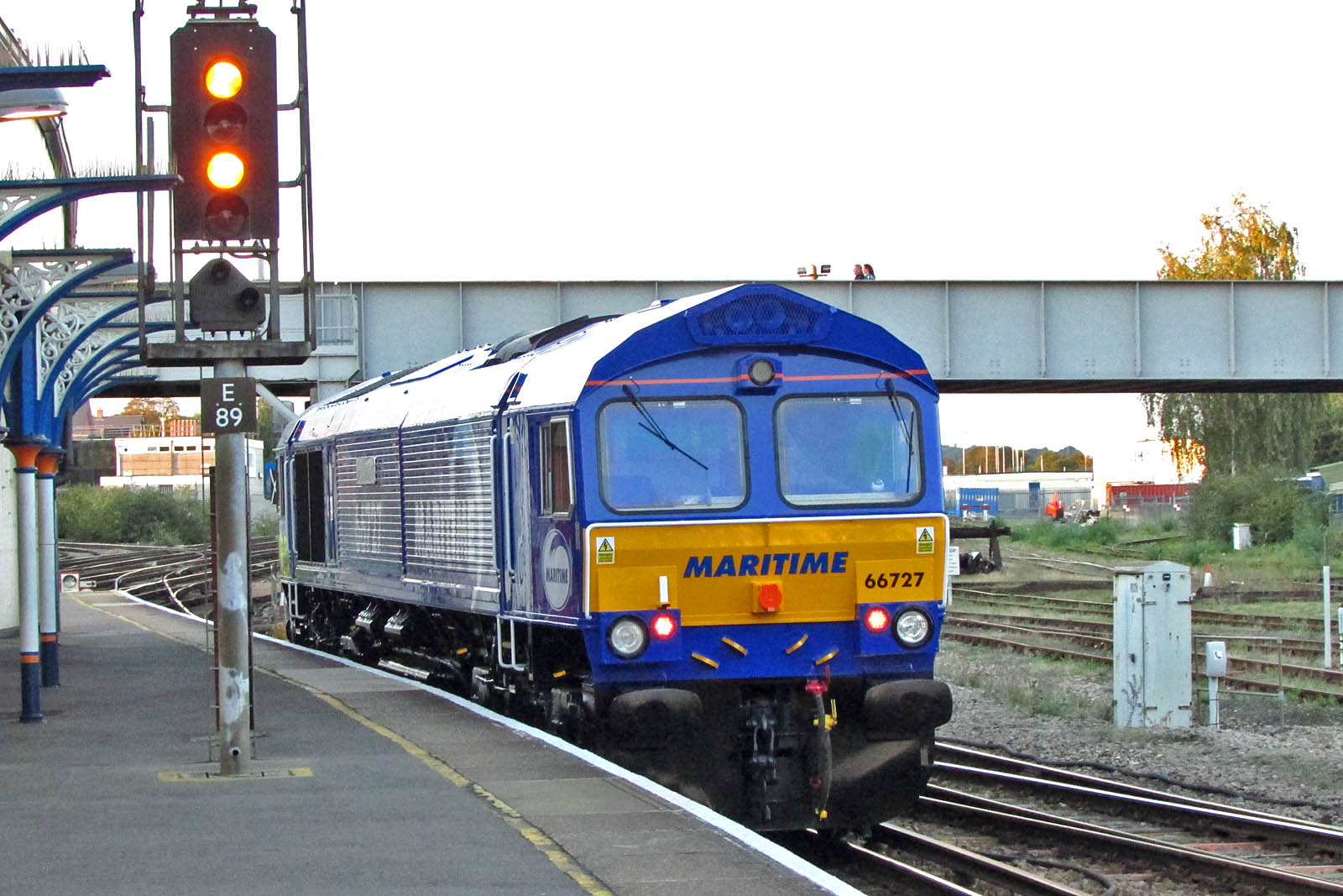 47s and other Classic Power at Southampton: 66727 goes Maritime ...