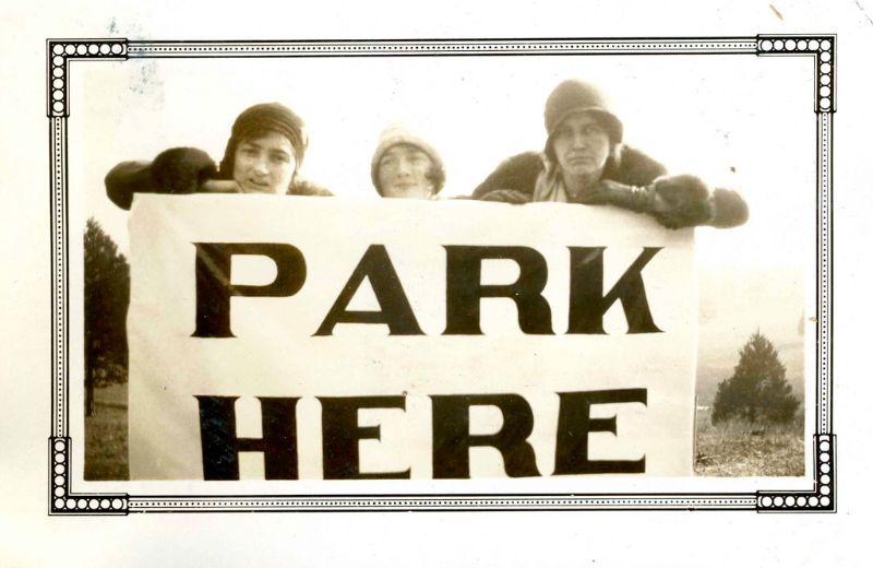 Sign of the Times – 21 Hilarious Vintage Snapshots of People Posing ...