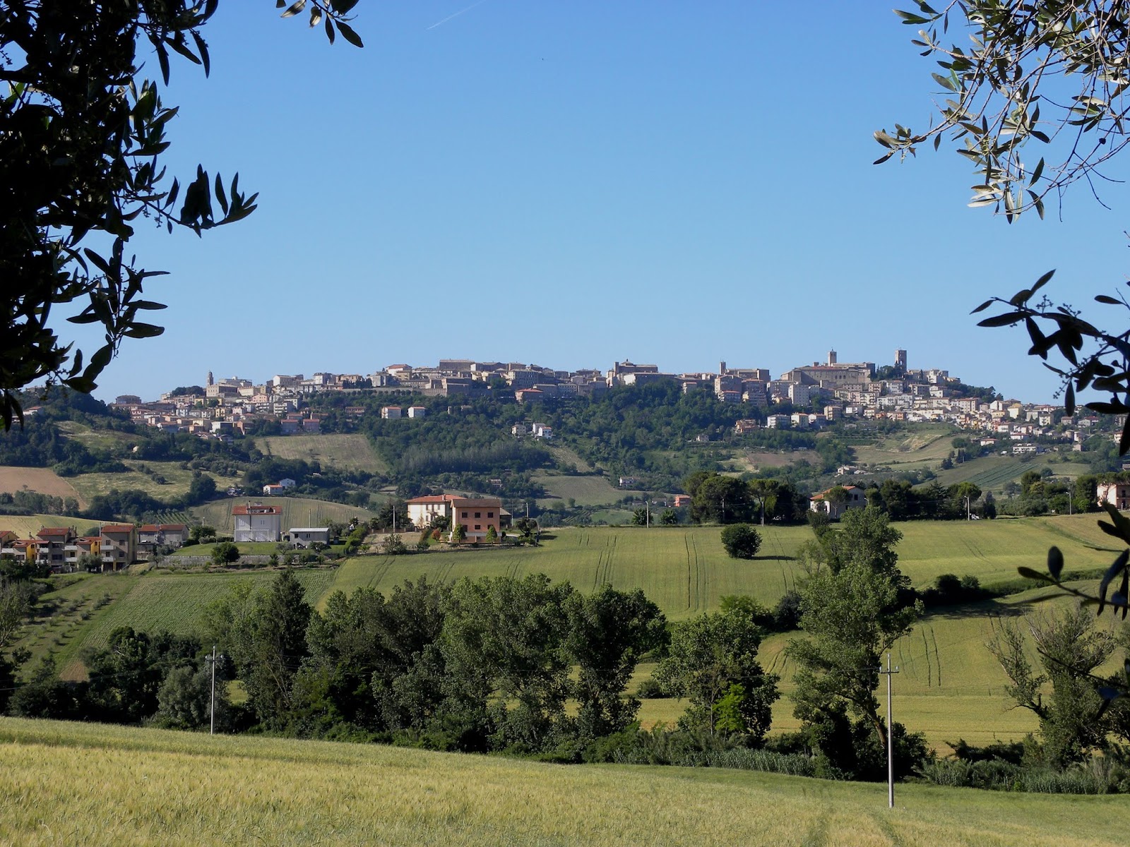 Trekking urbano alla scoperta delle bellezze e dei segreti di Osimo ...