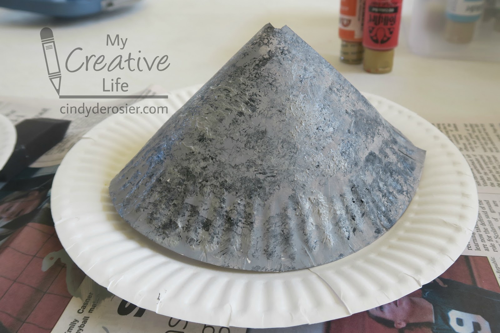 Cindy DeRosier My Creative Life Paper Plate Volcano cindy-derosier-my-creative-life-paper-plate-volcano