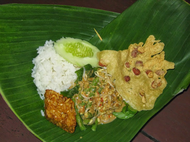 Mengenal 7 Nasi Pecel Khas Jawa Timur - BacaDataCom