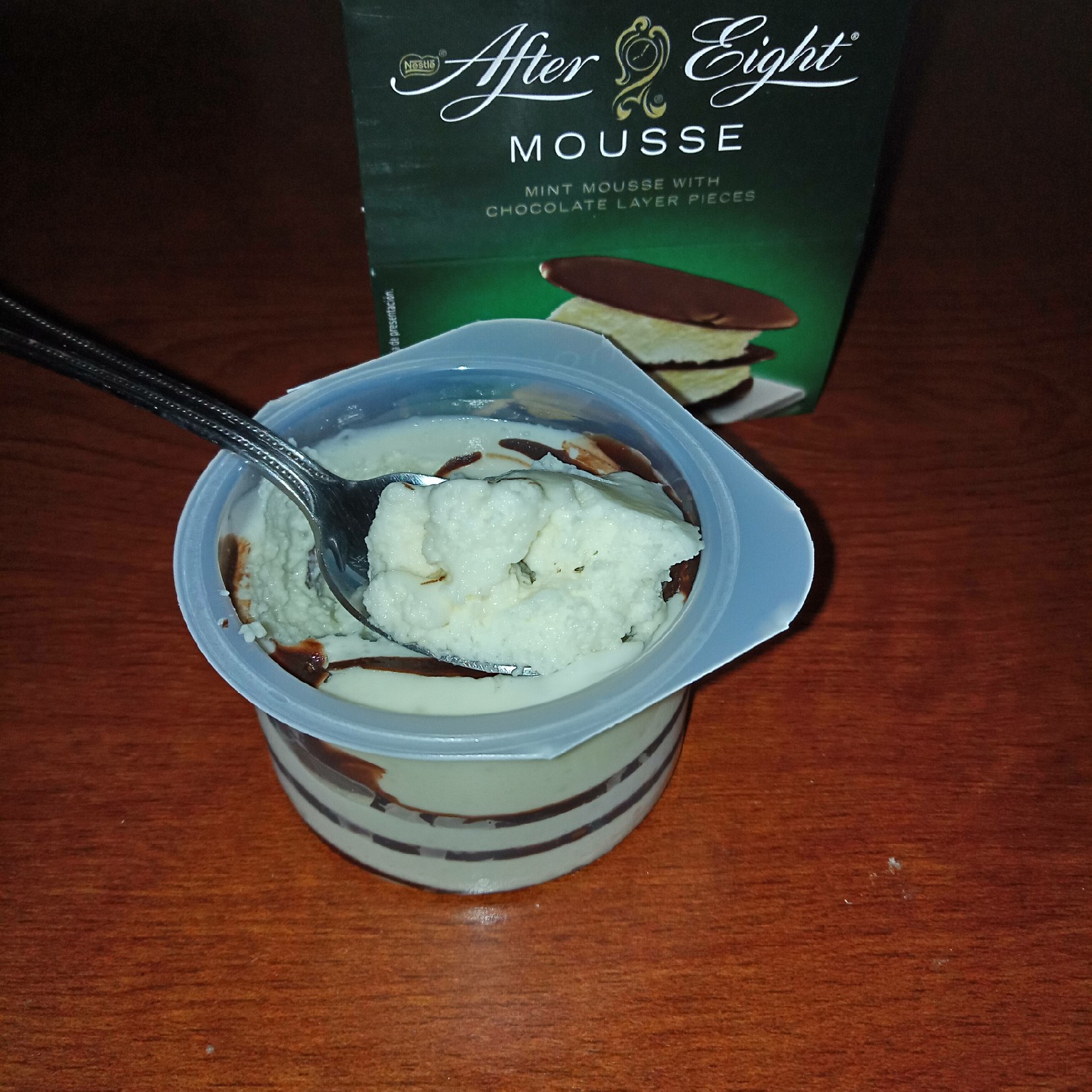 Supersupergirl's Food Reviews: Nestle After Eight Mousse