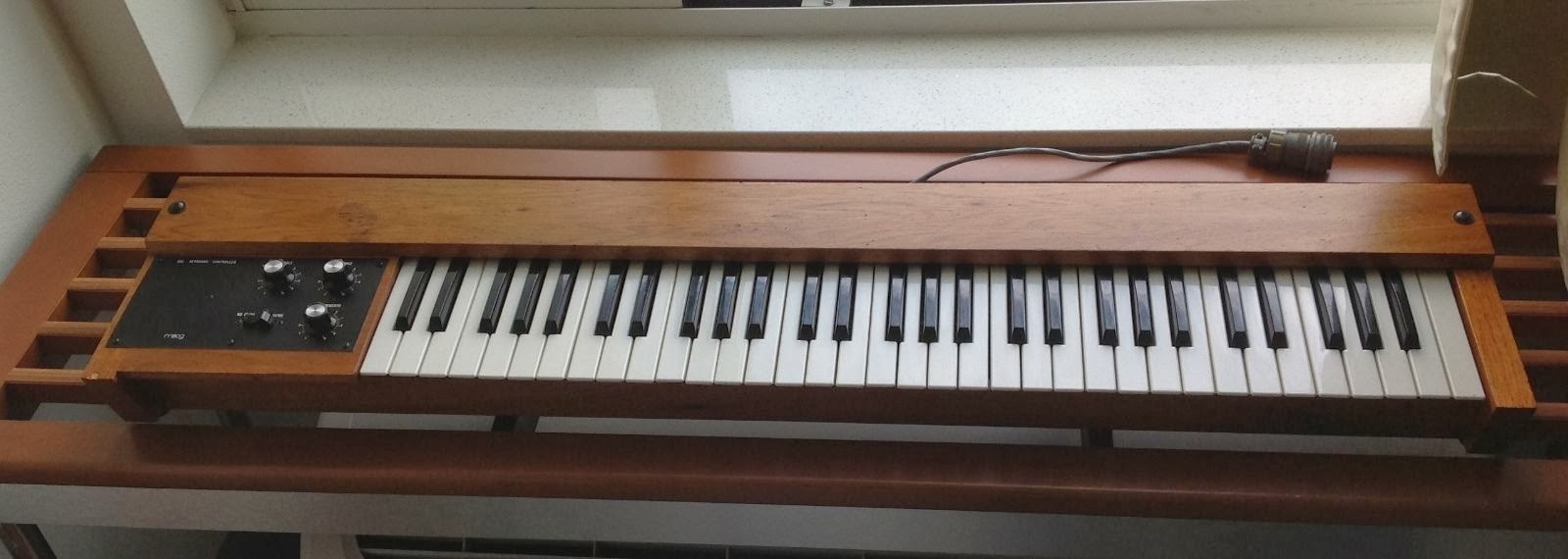 MATRIXSYNTH: 1976 Moog modular 951 keyboard controller