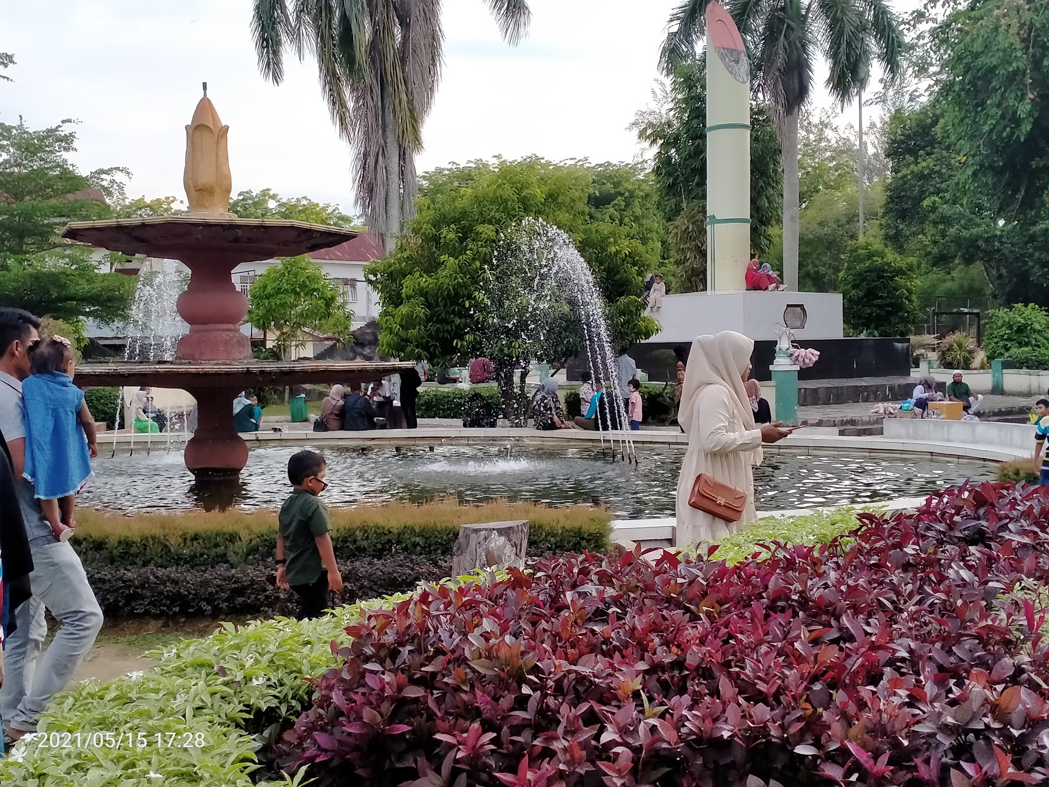 Keindahan Taman Bambu Runcing Hipnotis Pengunjung dan Dijadikan Untuk ...