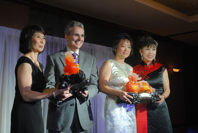 Houston eWind: 休士頓亞洲商會日前舉行主題為“企業精神”之22屆年會 由安德森癌症中心的Lynda Chin擔任主講貴賓 並由 ...