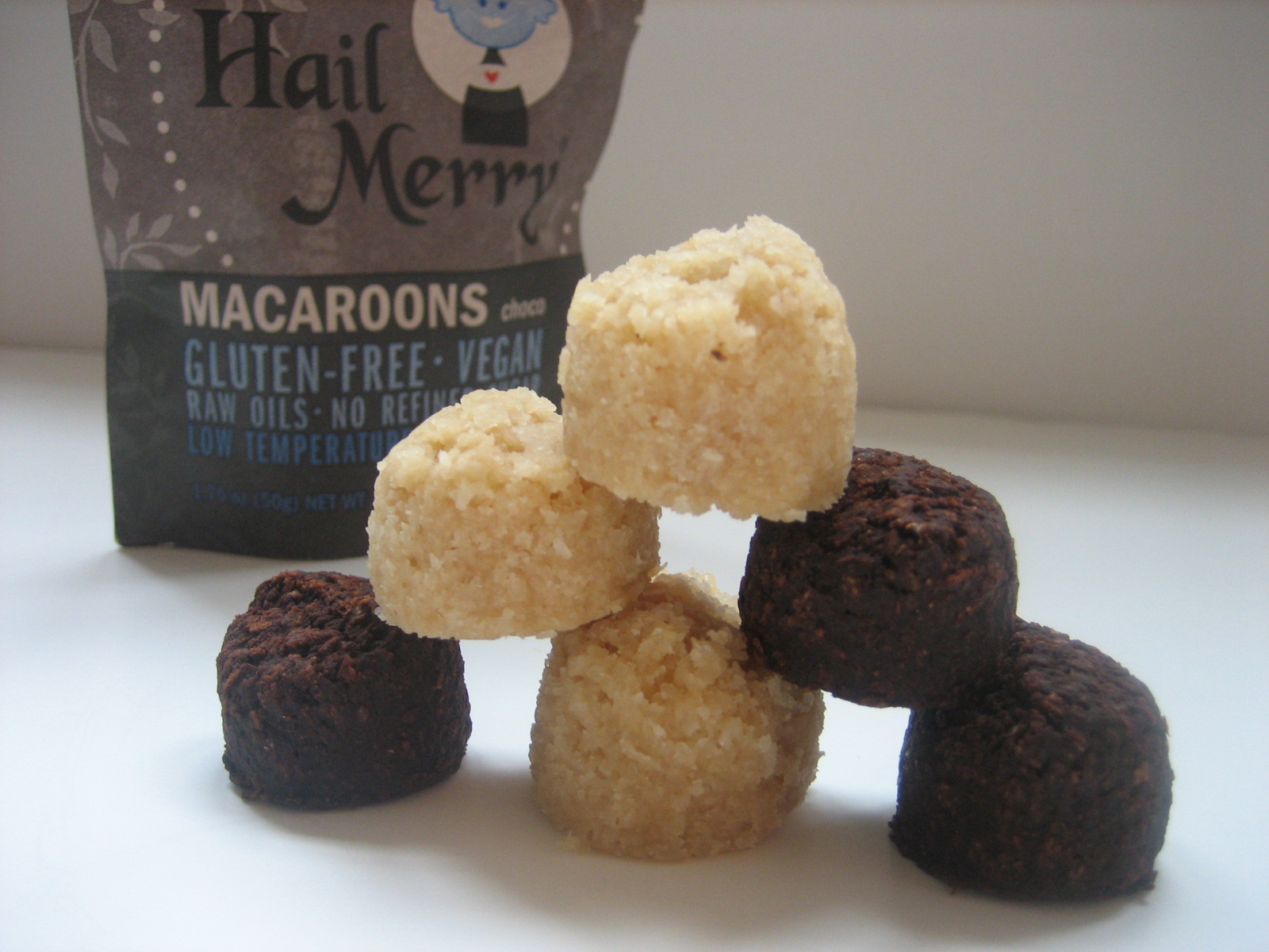The Veracious Vegan: Hail Merry - Raw Vegan Snacks