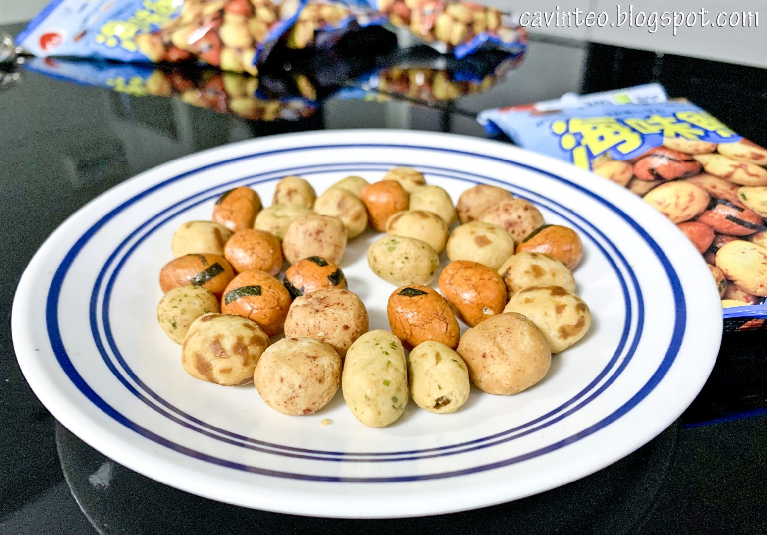 Entree Kibbles: The Seafood Rice Cracker Peanut Snack from Don Don ...