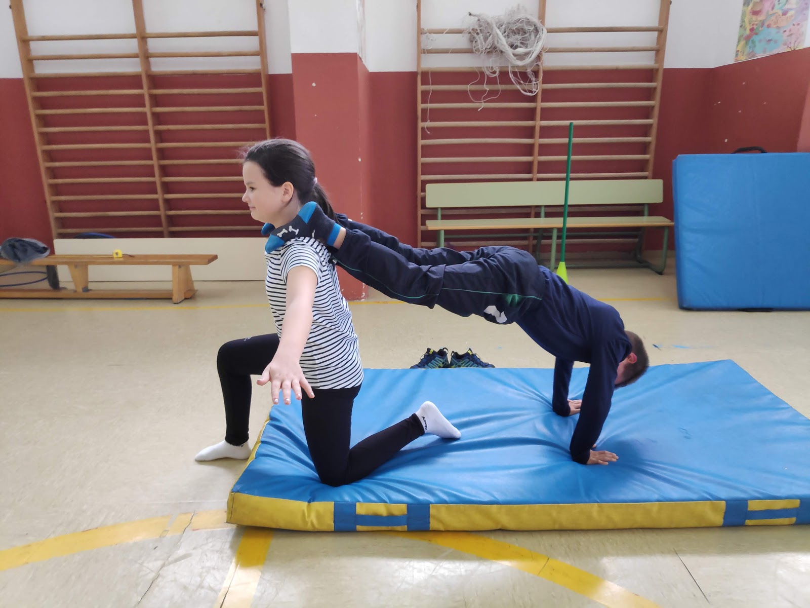 Rincón de Ed. Física: Acrosport en primaria