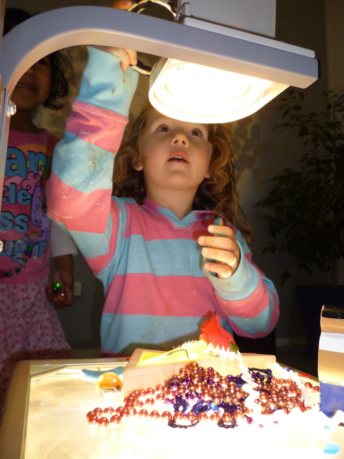 Mairtown Kindergarten: Exploring light, colour and shadow