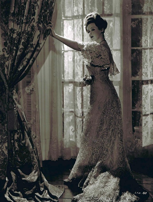 Photographer: George Hurrell's Hollywood Glamour Portraits [ Being Ron ]