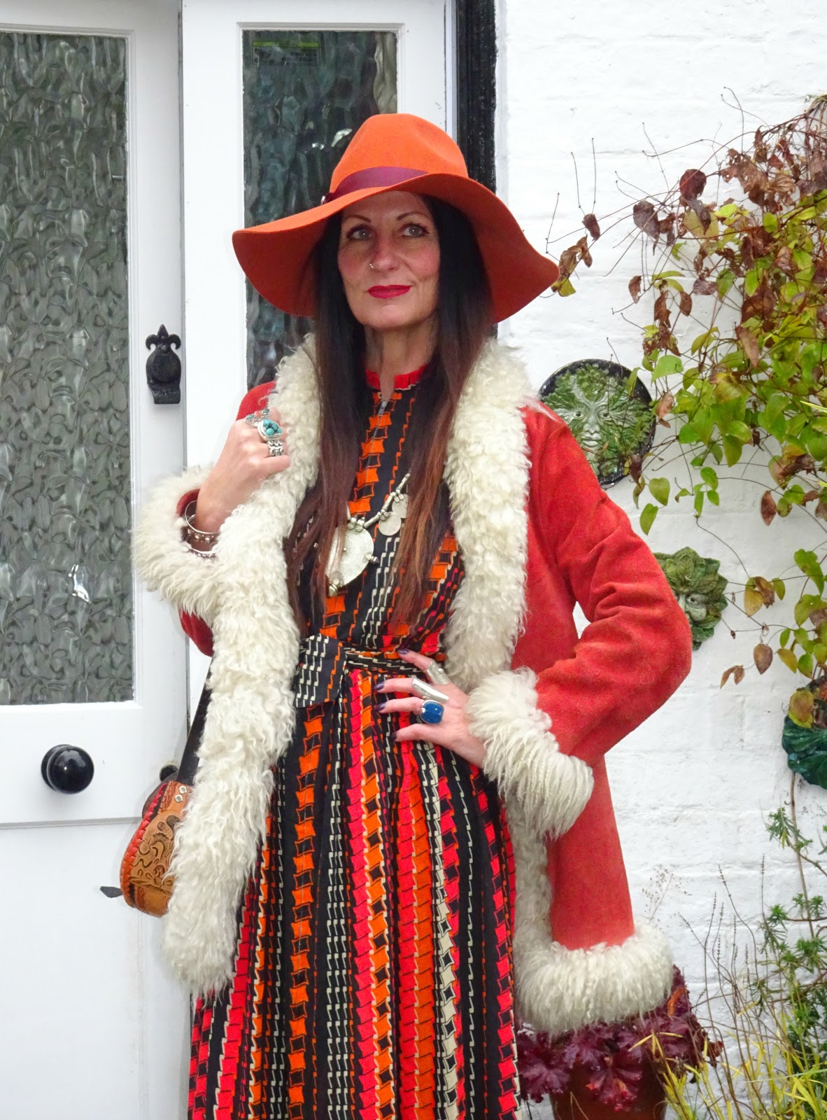 Vintage Vixen: Let's Be Frank - Cat Sitting & Other Stories