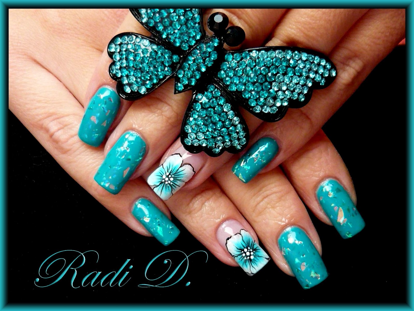 It`s all about nails: Nail art 'Blue flower & diamonds'