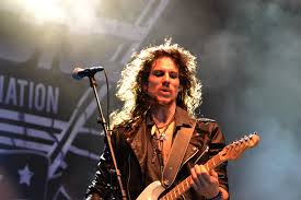 AORLAND: ENTREVISTA ERIC RIVERS ( H.E.A.T)