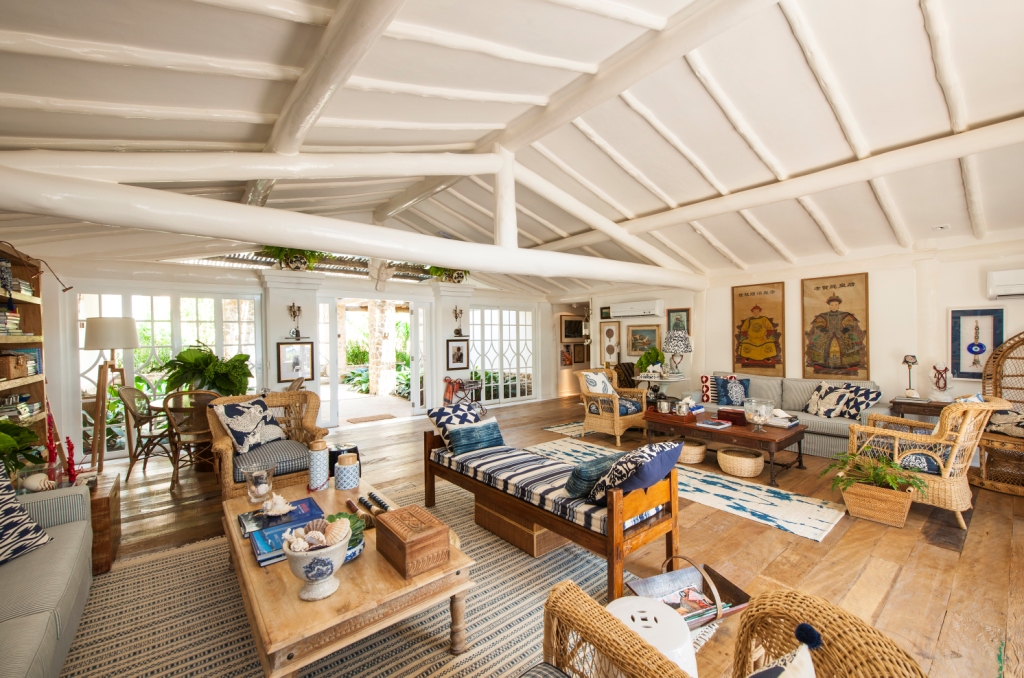 Marri Gattô - Deslizando nas curvas da mulher brasileira.