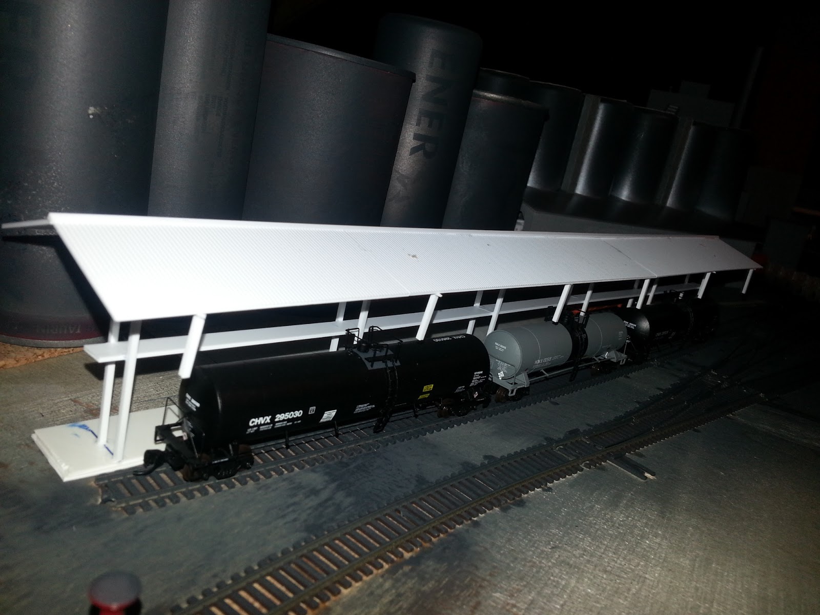 N-Scale AmericaN Module(s): Tank car unloading dock