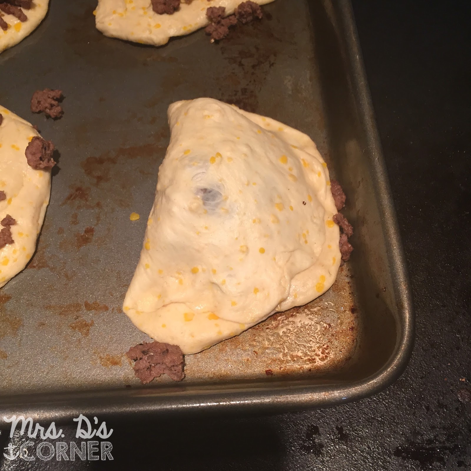 Thirty Minute Meal for Teachers { Hamburger Biscuits } - Mrs. D's Corner