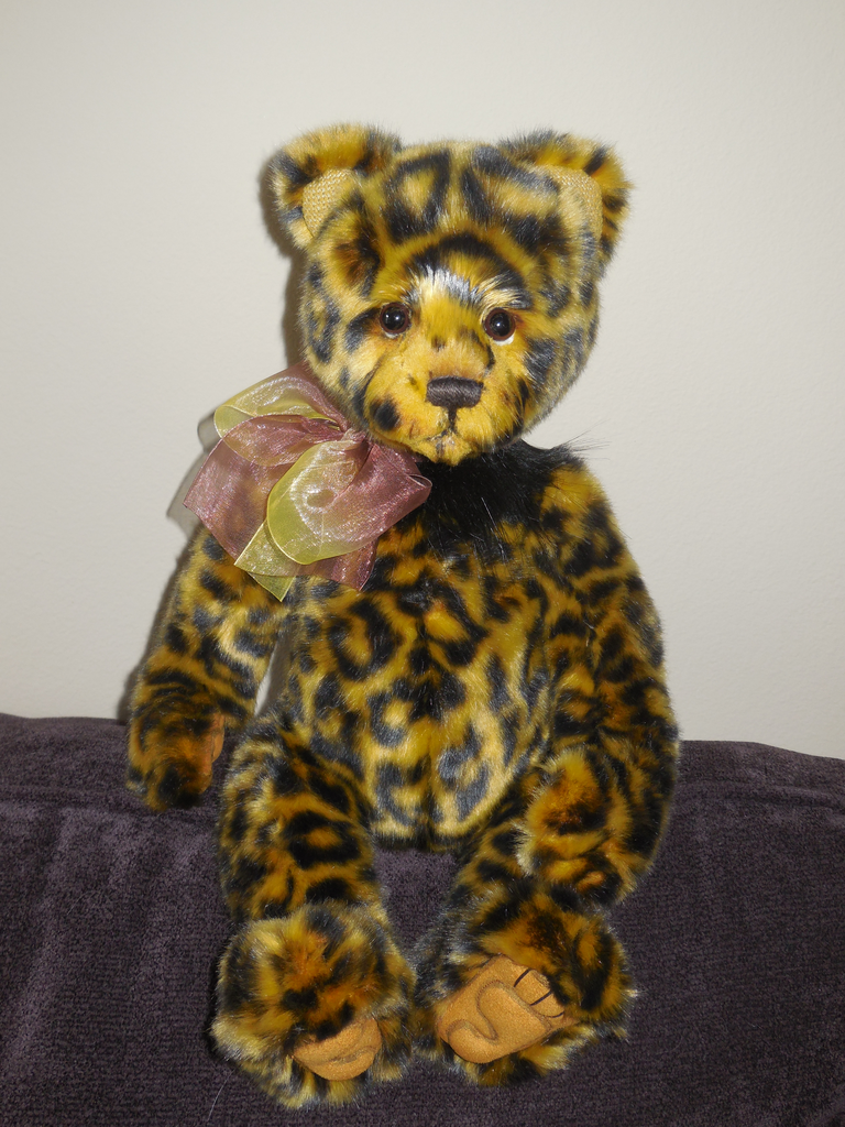 Veni Vidi Dolli: CHARLIE BEARS: Red, Orange and Yellow