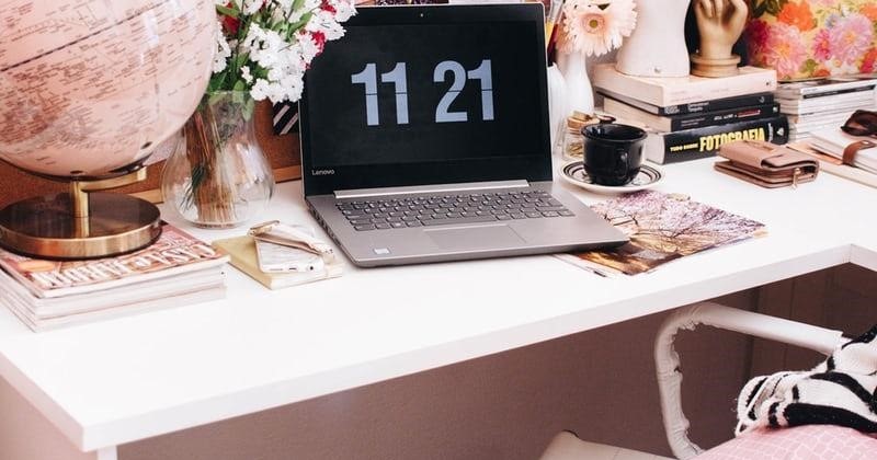 Skylight Creative Blog: 4 Must-Have Office Desk Essentials