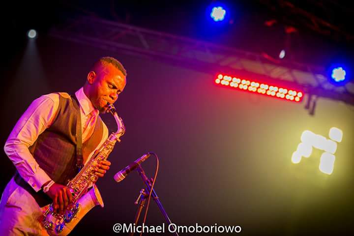 (Entertainment Video) Live performance of a rising saxophonist (Joe Sax ...