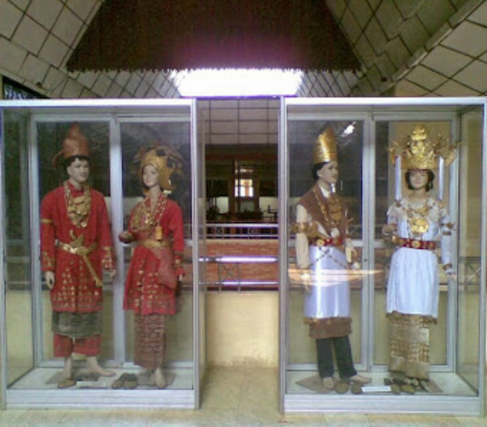 Pakaian Pengantin Pria Adat Lampung Saibatin Dan Pepadun Beserta Gambar ...