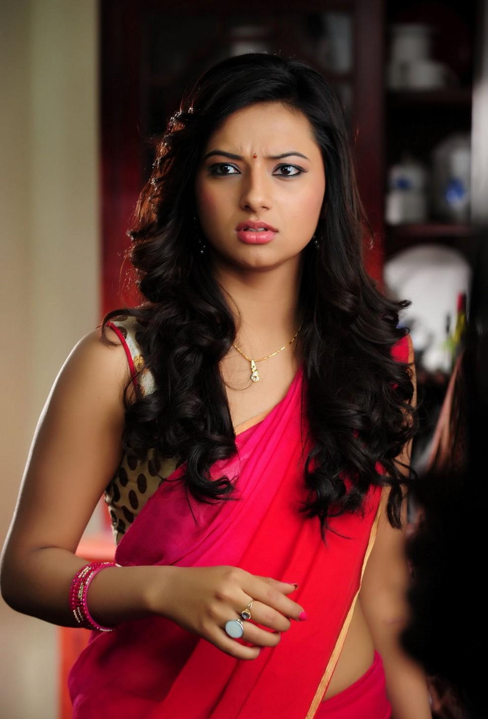 Actress Isha Chawla Gorgeous Cute Stills
