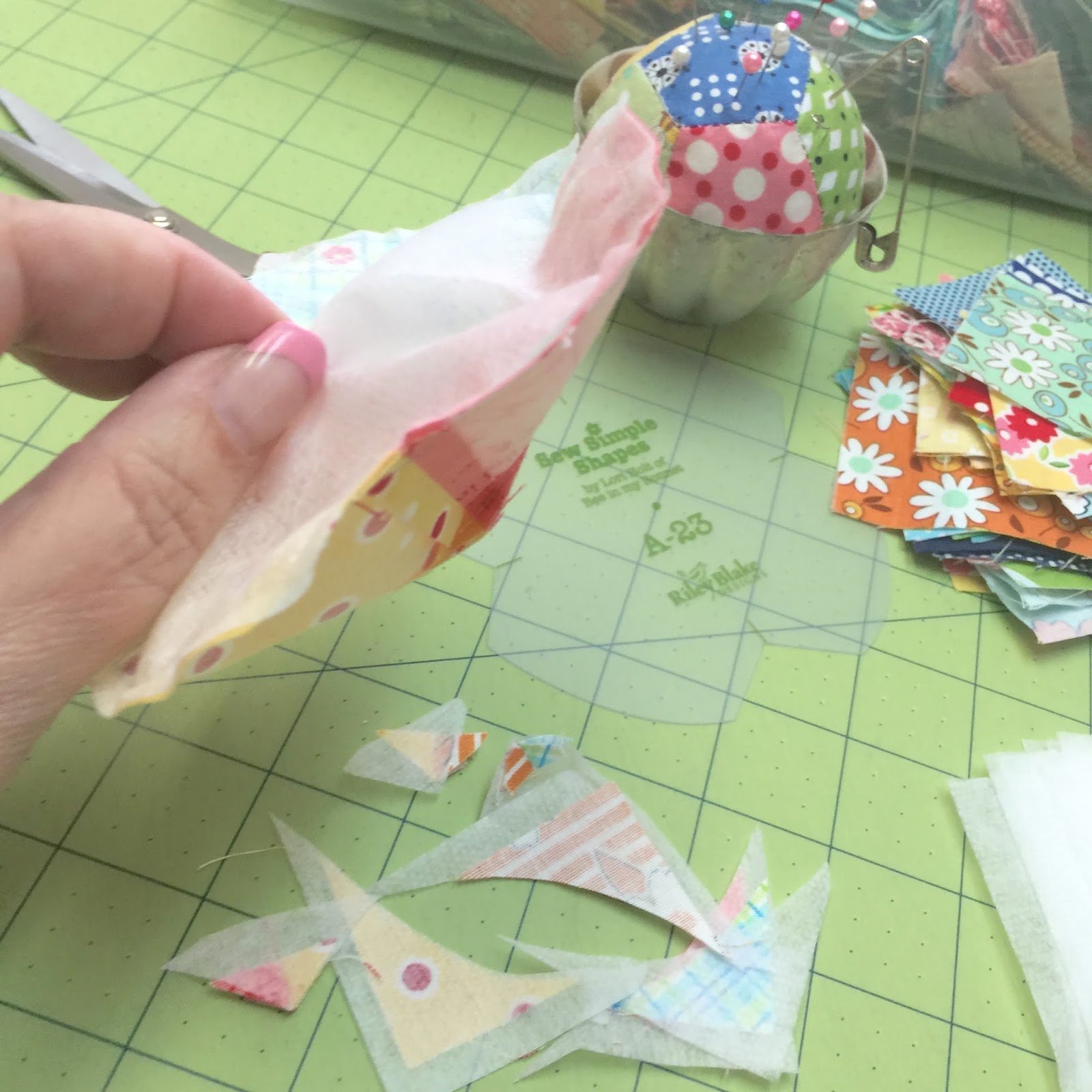 NEW!!! - Tutorial on Making Patchwork Flowers and Leaves with the Sew ...