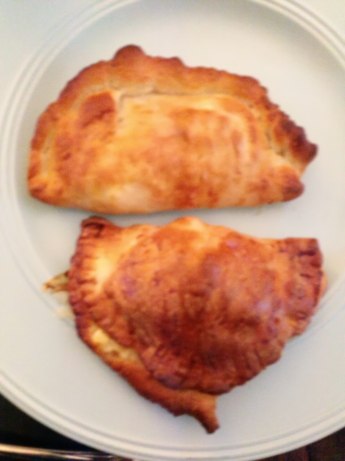 The Tasty Table: 3 Cheese Calzone