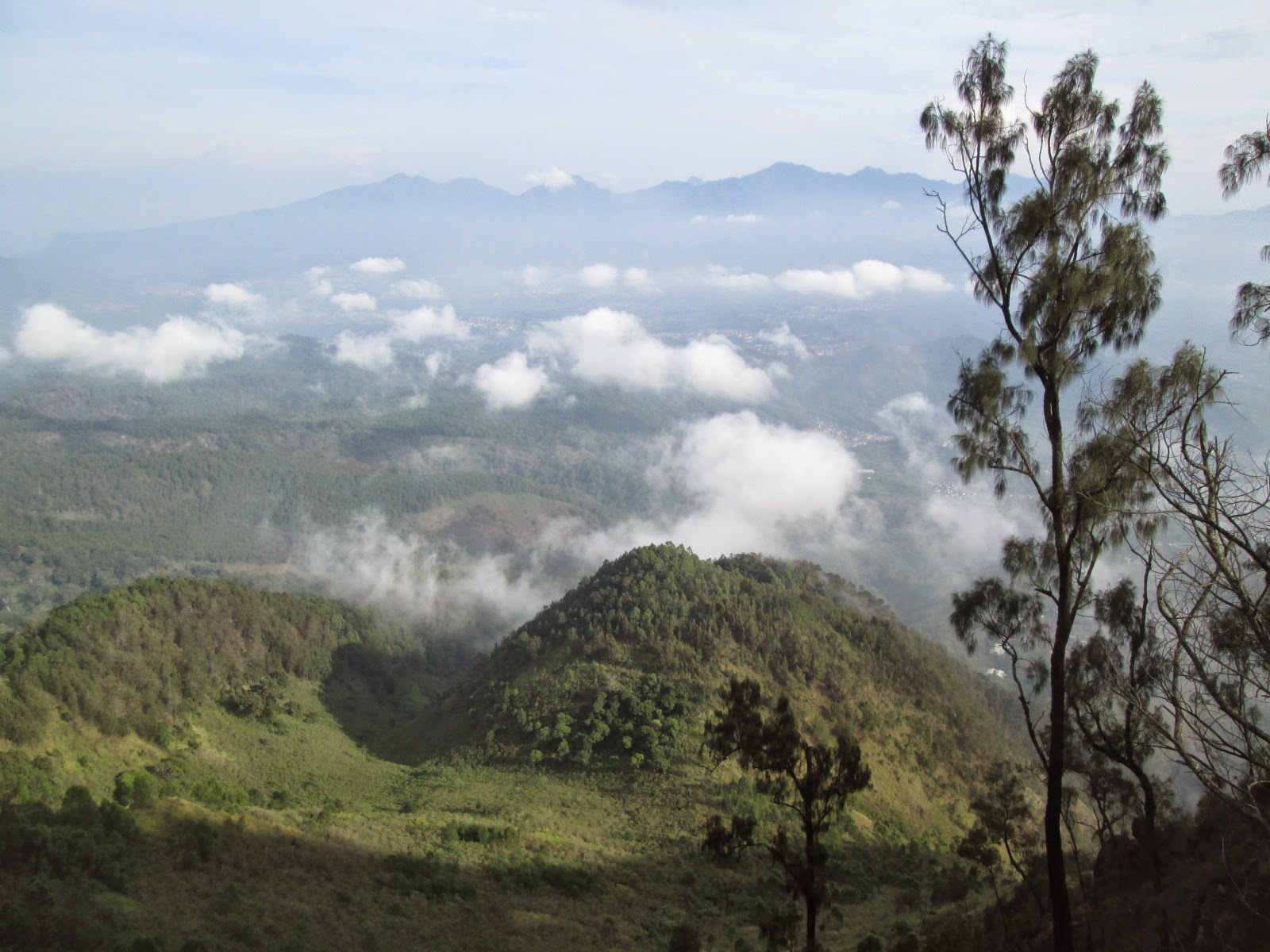 alienyipyip: Hiking Santai : Pendakian Bukit atau Gunung Panderman