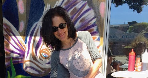 Campaign for the American Reader: Coffee with a canine: Maria Goodavage ...