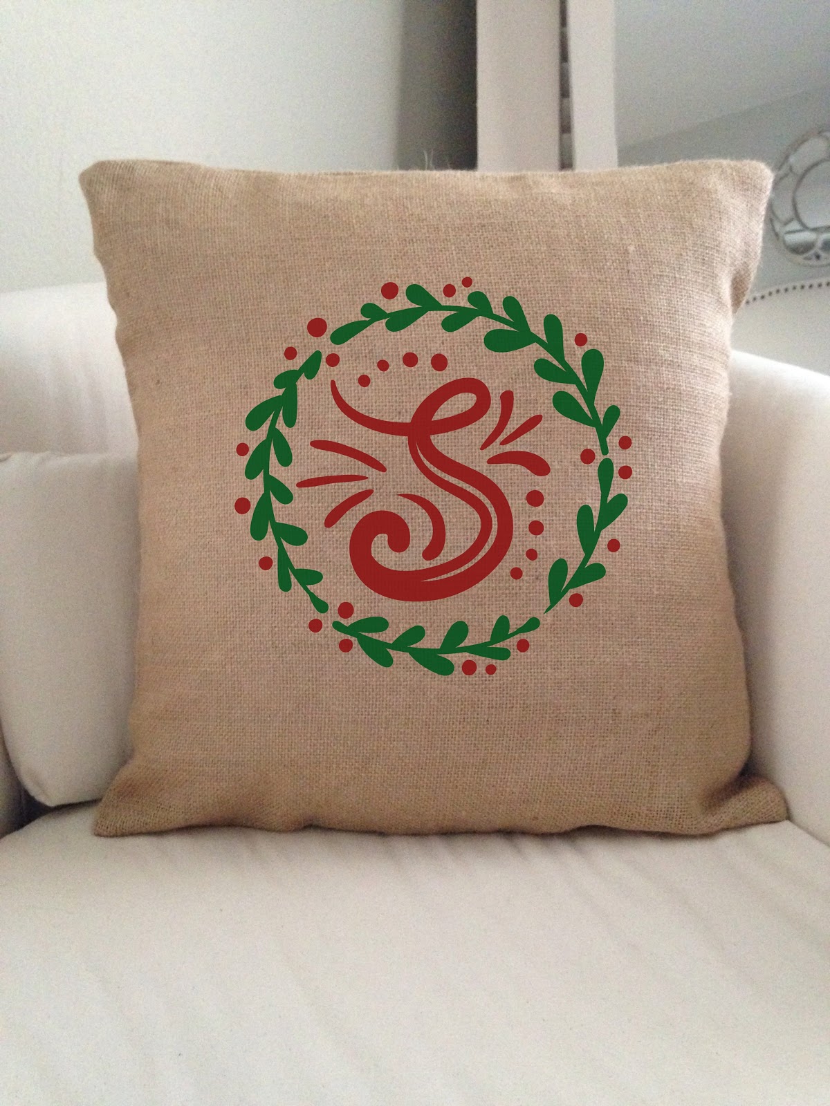 5 Ways to Style a Monogram - Silhouette School