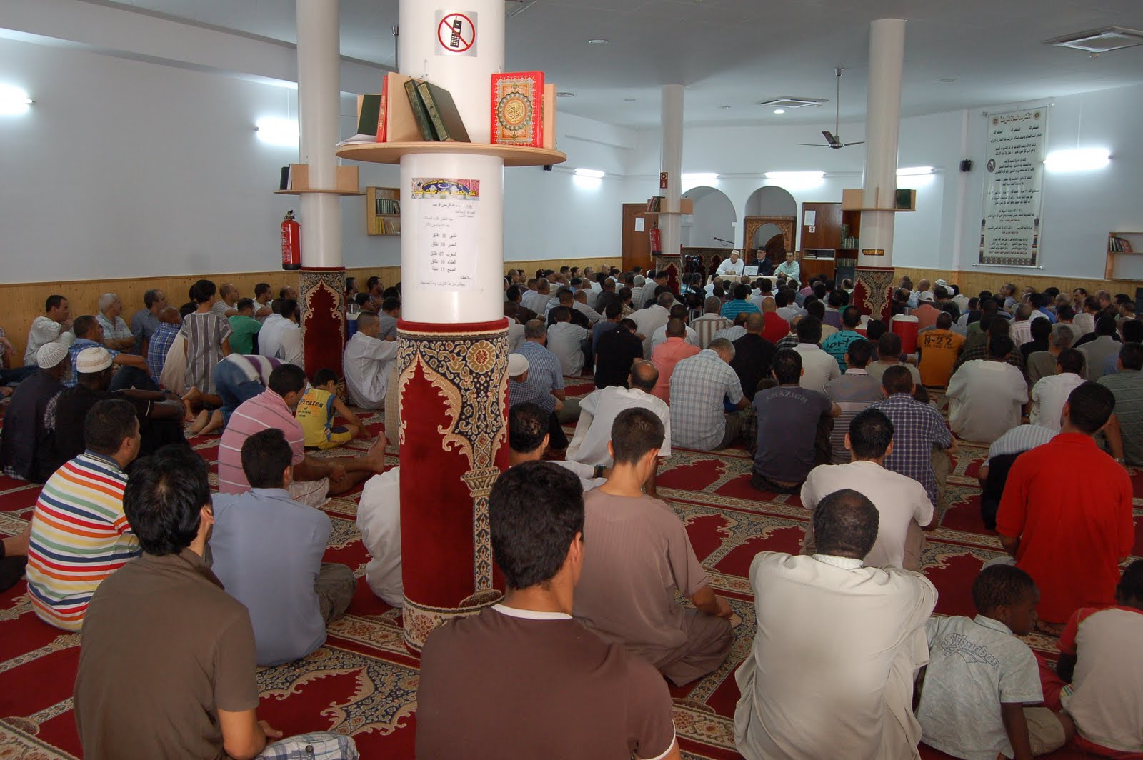 UNIÓ DE COMUNITATS ISLÀMIQUES DE CATALUNYA: El Musulmà a la Unió ...