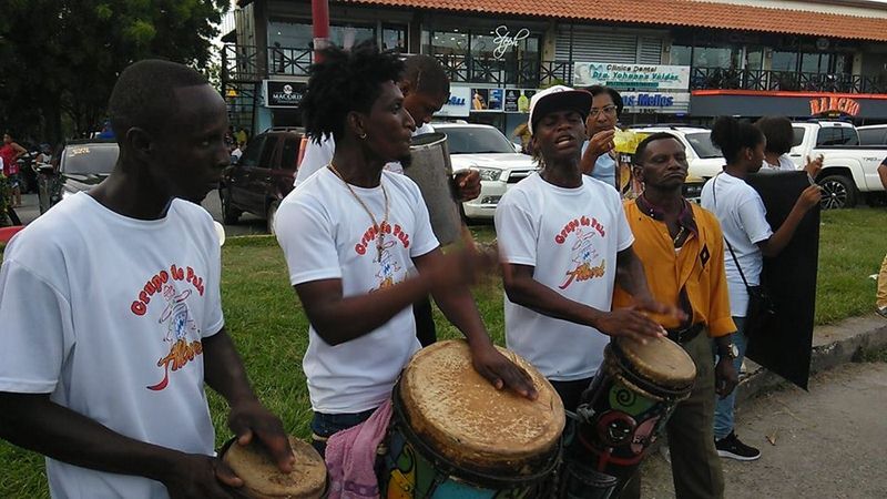 Demasiadas Noches: Palos y Atabales (República Dominicana)