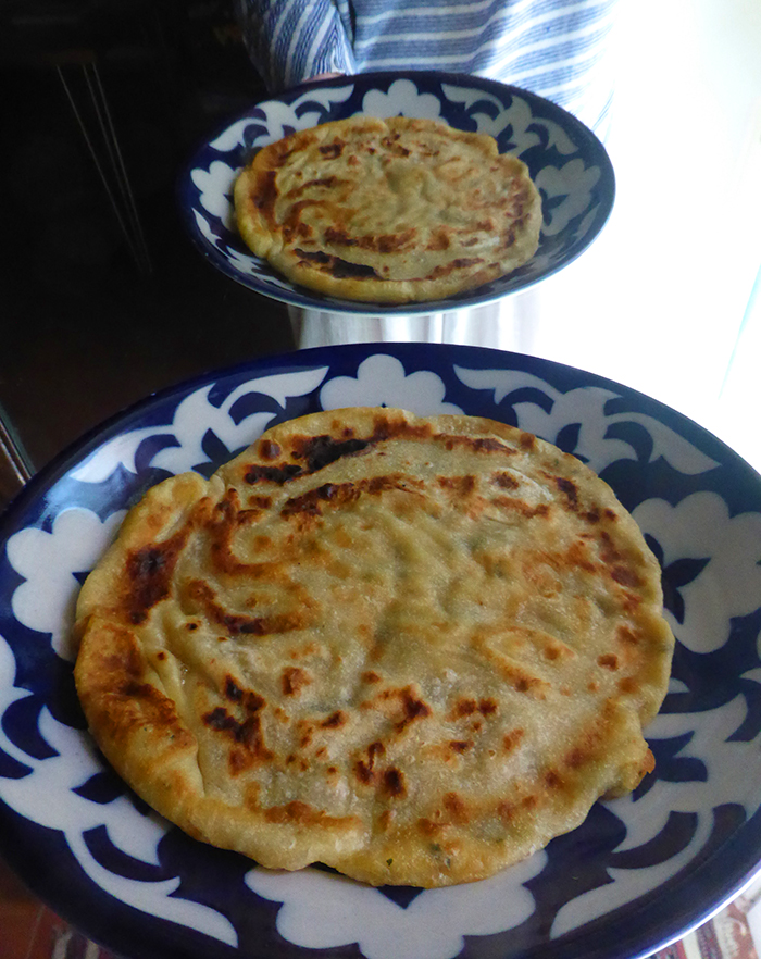 AAA ACCADEMIA AFFAMATI AFFANNATI: Aloo Paratha, pane piatto indiano ...