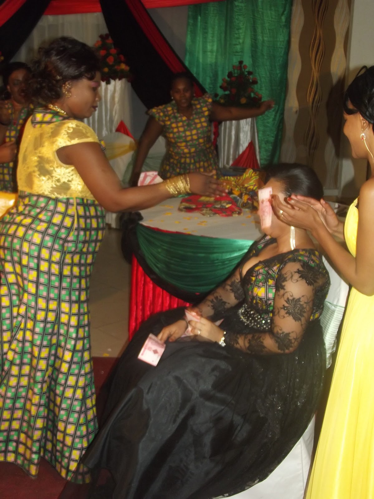 Twende Harusini: JIKONI LEO :: MAMY KIDAWA --- KWALALUMPA SOCIAL HALL